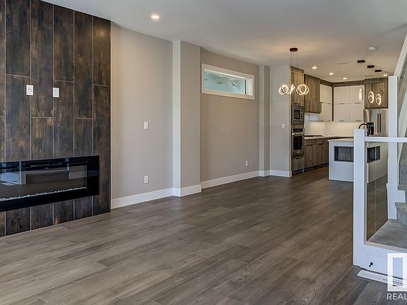 10983 73rd Ave NW, Edmonton, AB T6G 0C3 | MLS #E4374126 | Zillow