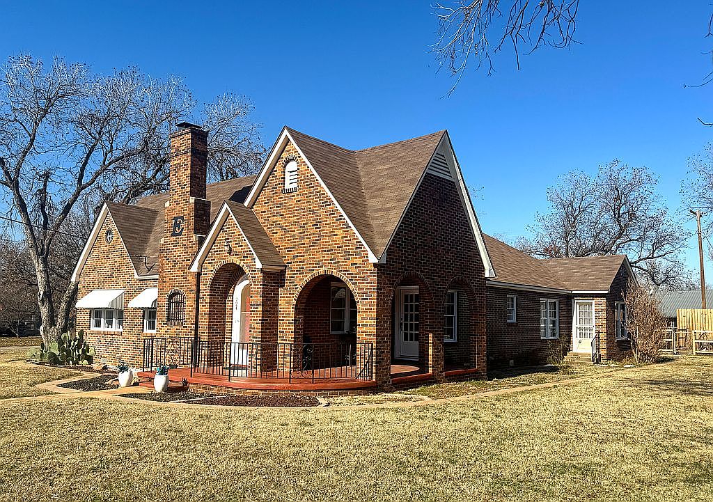 224 W 4th St, Grandfield, OK 73546 | Zillow