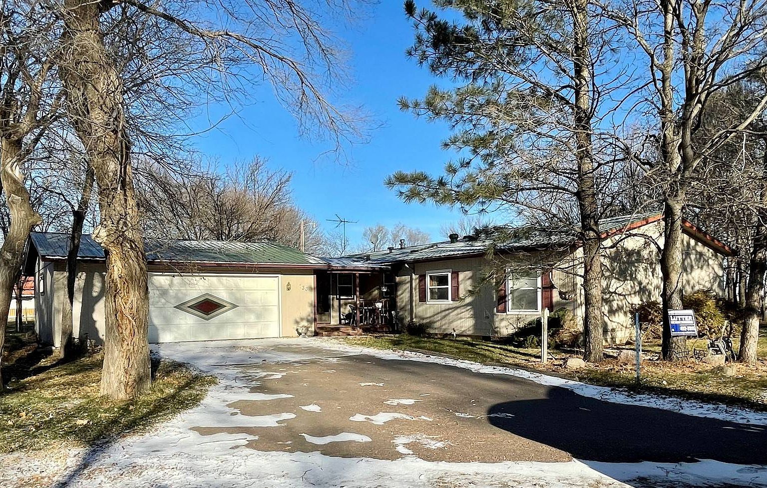 730 Pine St, Frankfort, SD 57440 | Zillow