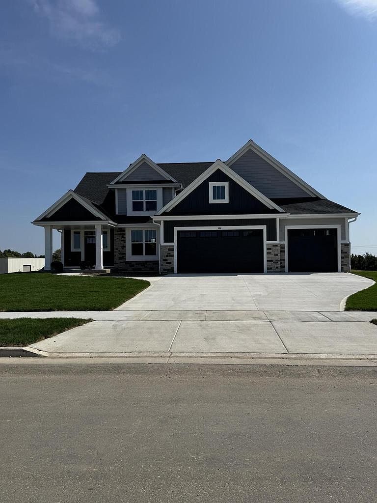 496 Limestone LANE, Slinger, WI 53086 | Zillow