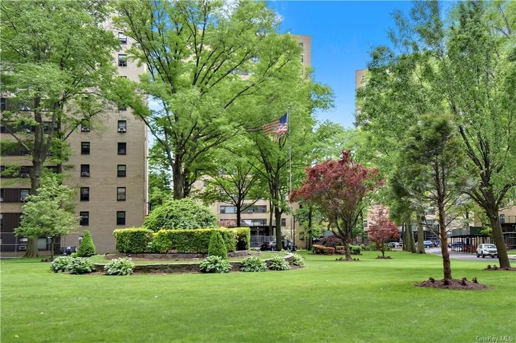 5 Fordham Hill Oval #11 in University Heights, Bronx | StreetEasy