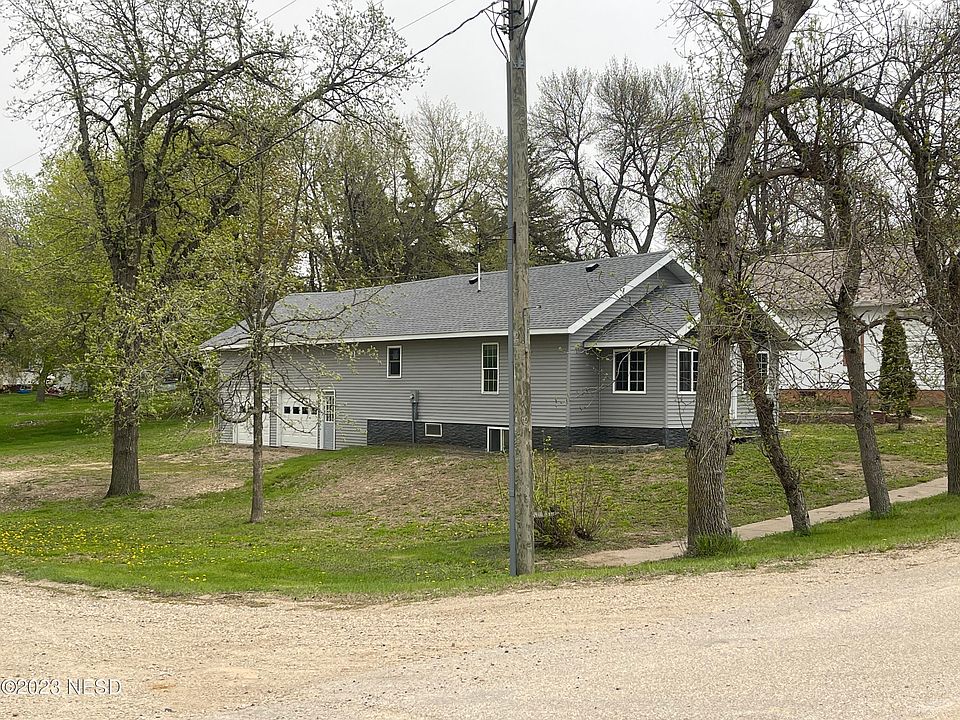 202 S Main St, Stockholm, SD 57264 | Zillow