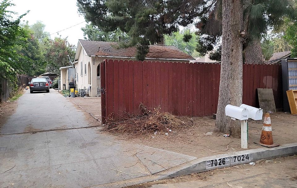 7024-7026 Yolanda Ave, Reseda, CA 91335 | Zillow