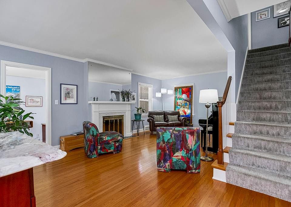 1243 W 71st Ter, Kansas City, MO 64114 | Zillow