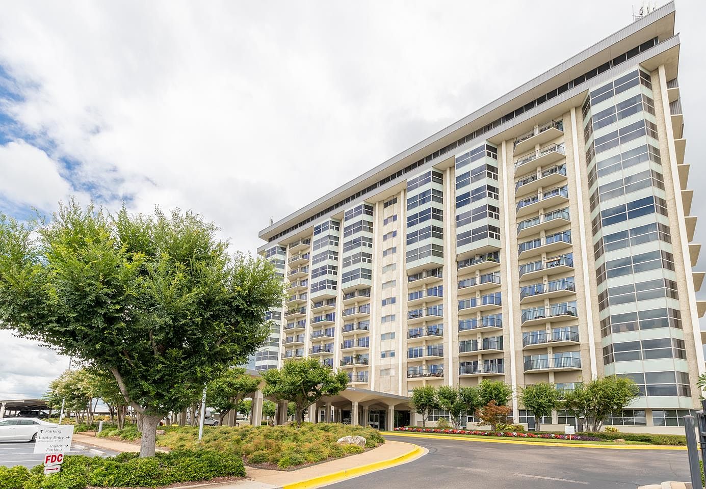 655 Riverside Dr APT 406B, Memphis, TN 38103 | Zillow