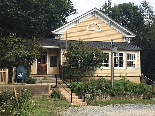 18196 Lincoln Rd, Lincoln, VA 20160 | Zillow