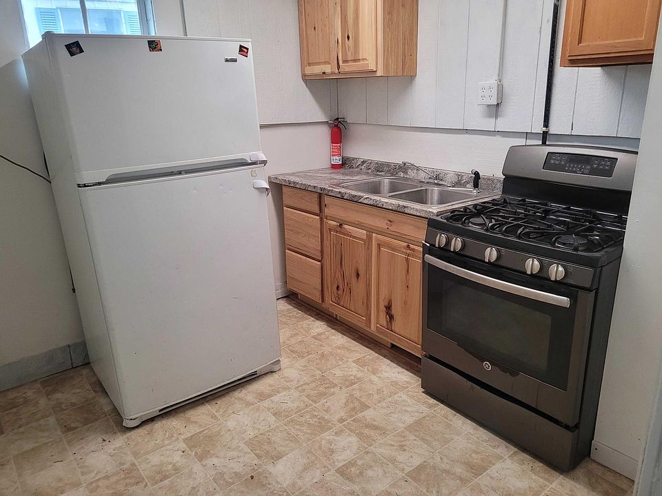 5653 Dixie Hwy, Saginaw, MI 48601 | Zillow