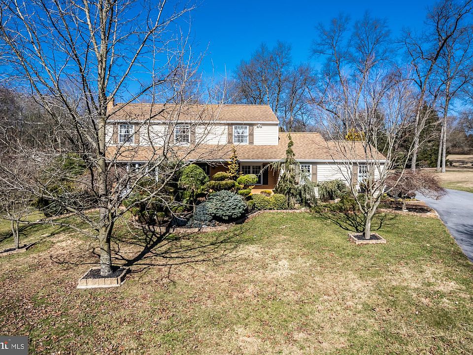 15 Elaine Dr, Thornton, PA 19373 | Zillow