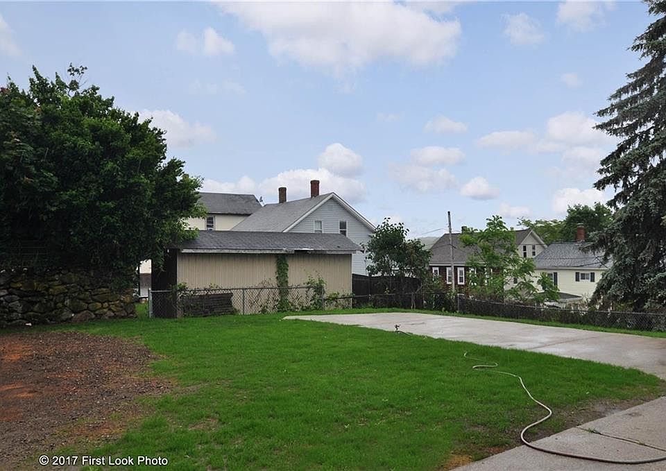 93 Old Main St Manville RI | Zillow