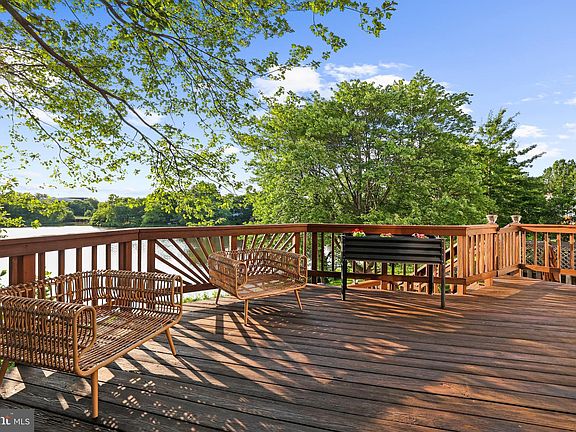 2946 Bridgehampton Ct, Falls Church, VA 22042 | Zillow