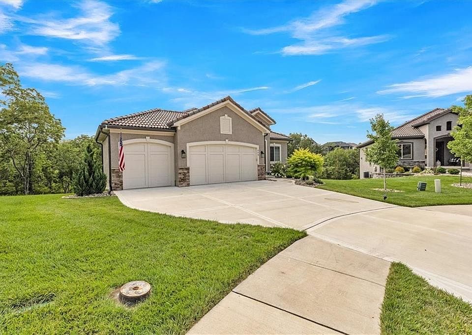 425 NW Kaylea Ct, Lees Summit, MO 64081 | Zillow