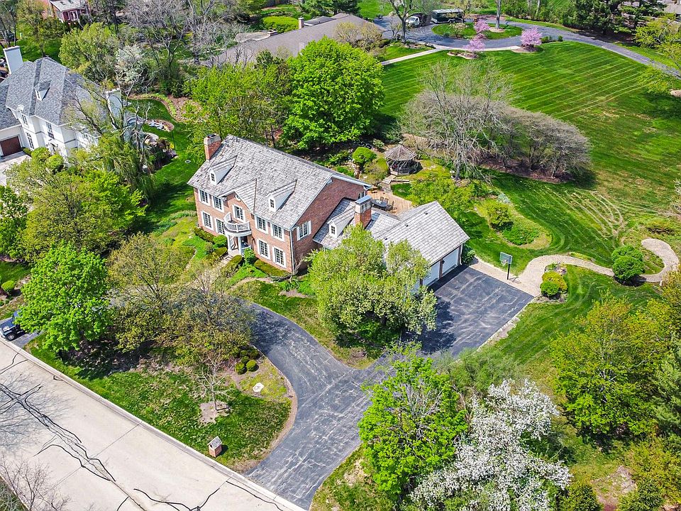 1 Hidden Lake Dr, Burr Ridge, IL 60527 | Zillow