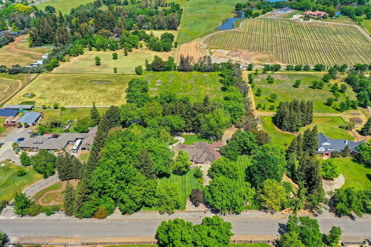 10383 Menlo Oaks Ct, Elk Grove, CA 95624 | Zillow