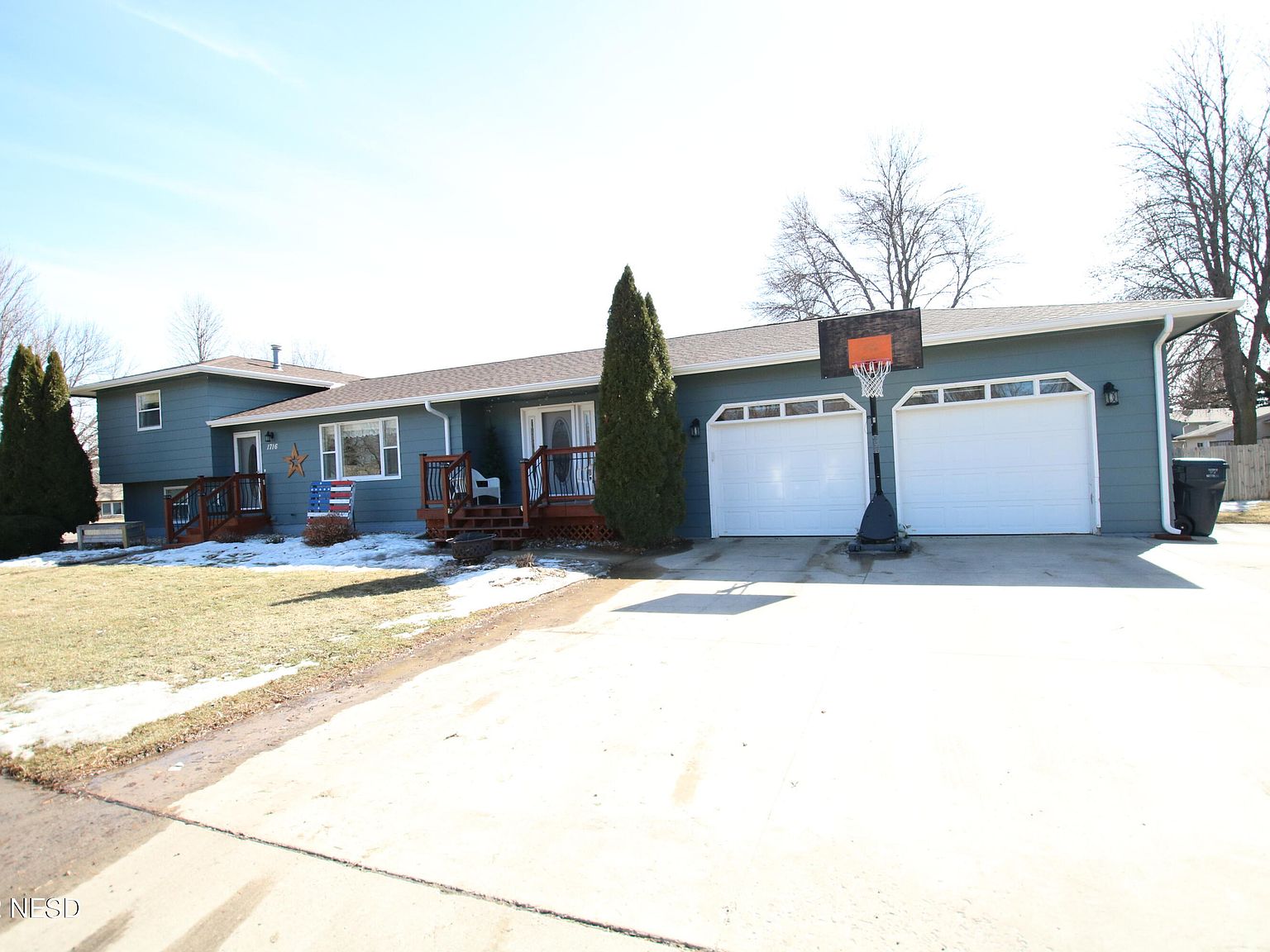 1716 Arrow Ave NE, Watertown, SD 57201 | Zillow