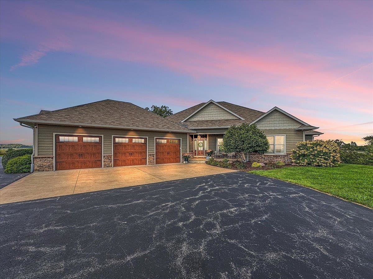 5526 S Boulevard Rte #84, Hanover, IL 61041 | Zillow