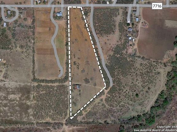 186 CR 7716, Devine, TX 78016 | MLS #1747851 | Zillow