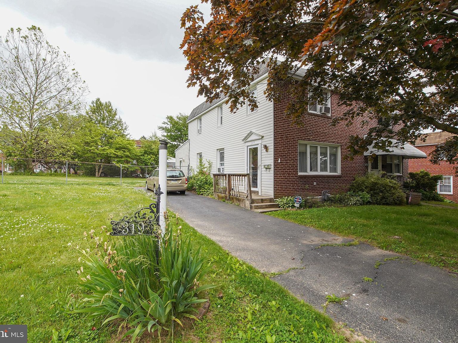 319 Sloan St, Crum Lynne, PA 19022 | Zillow