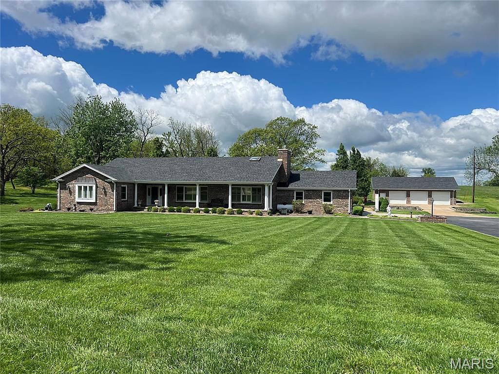 216 Coach Rd, Lebanon, MO 65536 | MLS #25028825 | Zillow