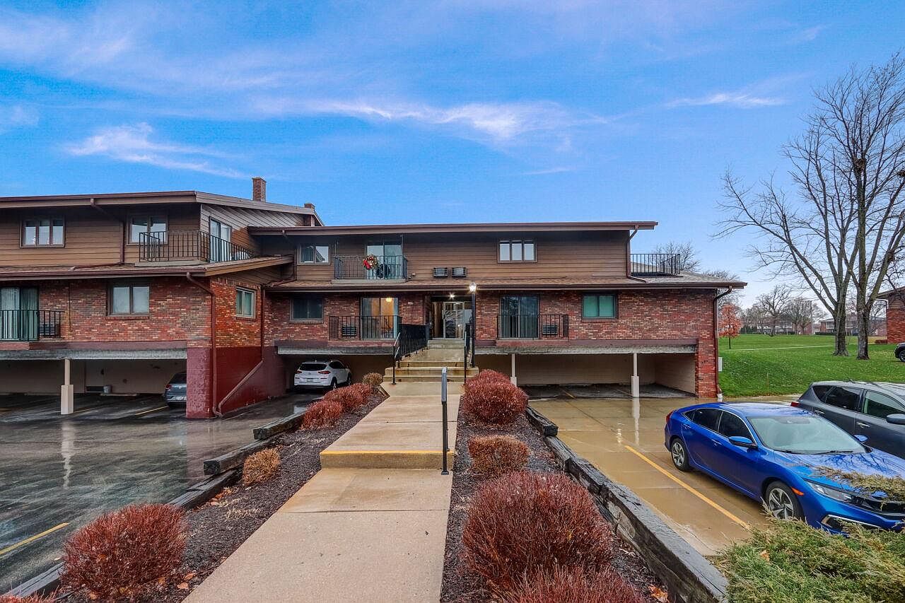 3965 South 84th STREET UNIT 4, Greenfield, WI 53228 | Zillow