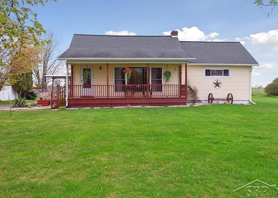 11443 N Mission Rd, Clare, MI 48617 | MLS #50109009 | Zillow
