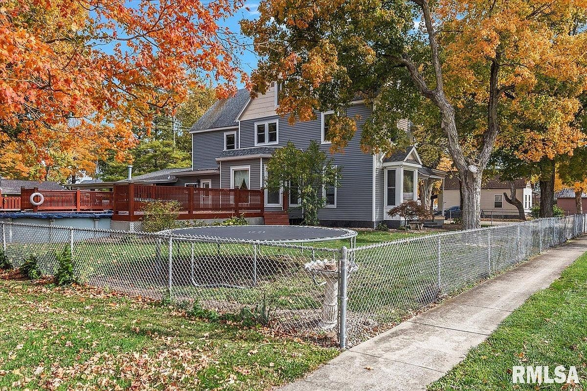 401 W Main St, Mechanicsburg, IL 62545 | Zillow