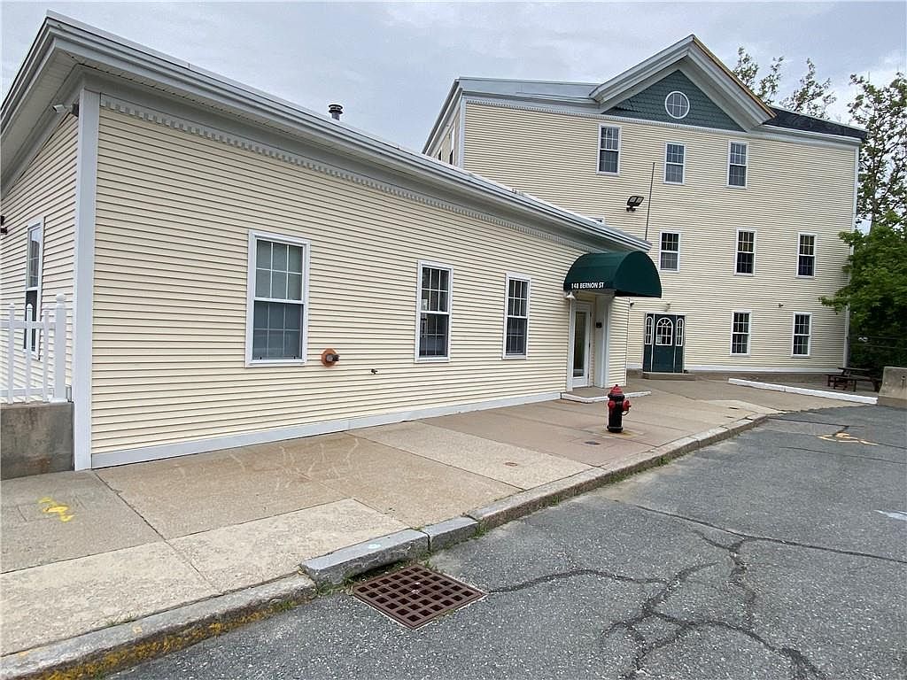 148 Bernon St APT 8, Woonsocket, RI 02895 | Zillow
