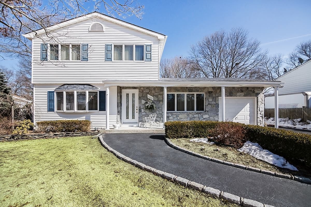 165 Maple St, Medford, NY 11763 | Zillow