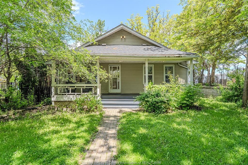 546 Pearl St, Lakeshore, ON N0R 1A0 | MLS #25013159 | Zillow