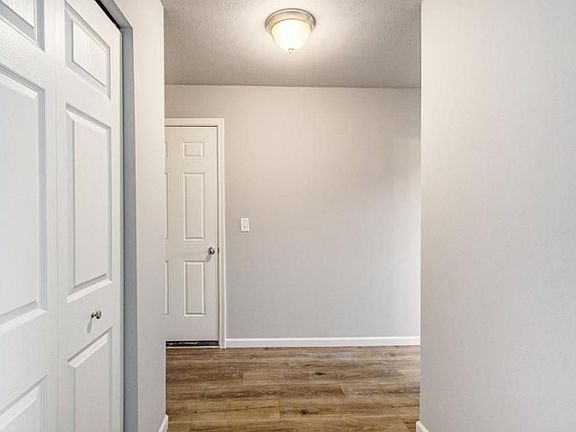 204 Kingsberry Dr, Blissfield, MI 49228 | MLS #20250036263 | Zillow