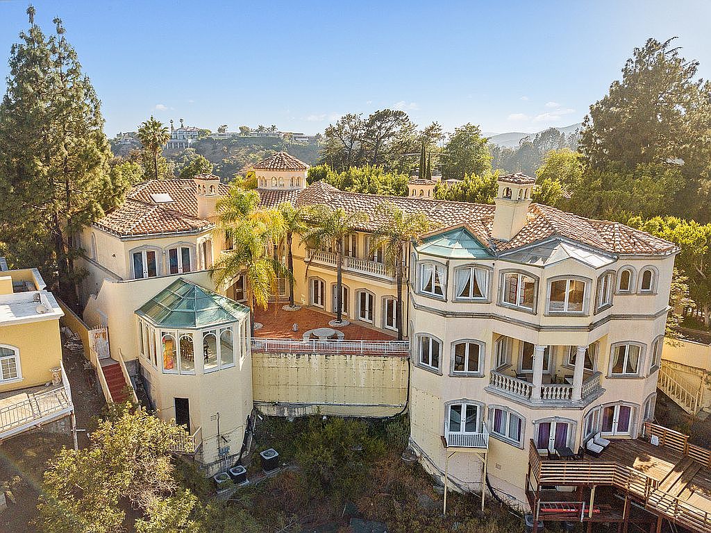 10755 Stradella Ct, Los Angeles, CA 90077 | Zillow