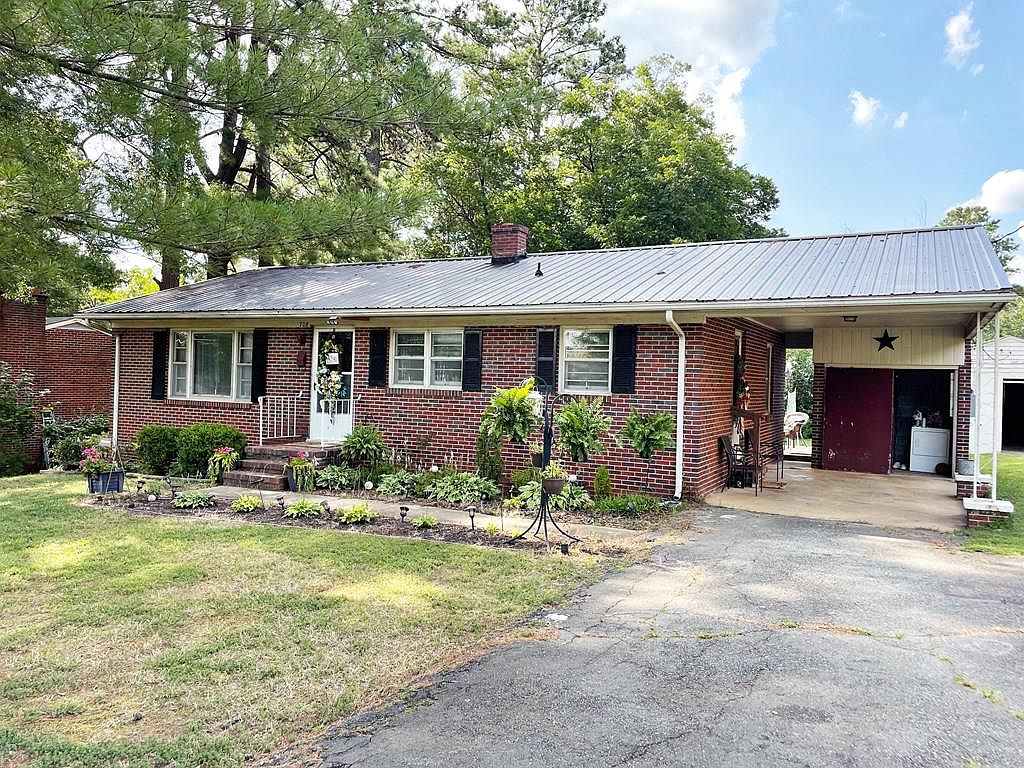 708 Virginia Ave, Chase City, VA 23924 | MLS #67395 | Zillow