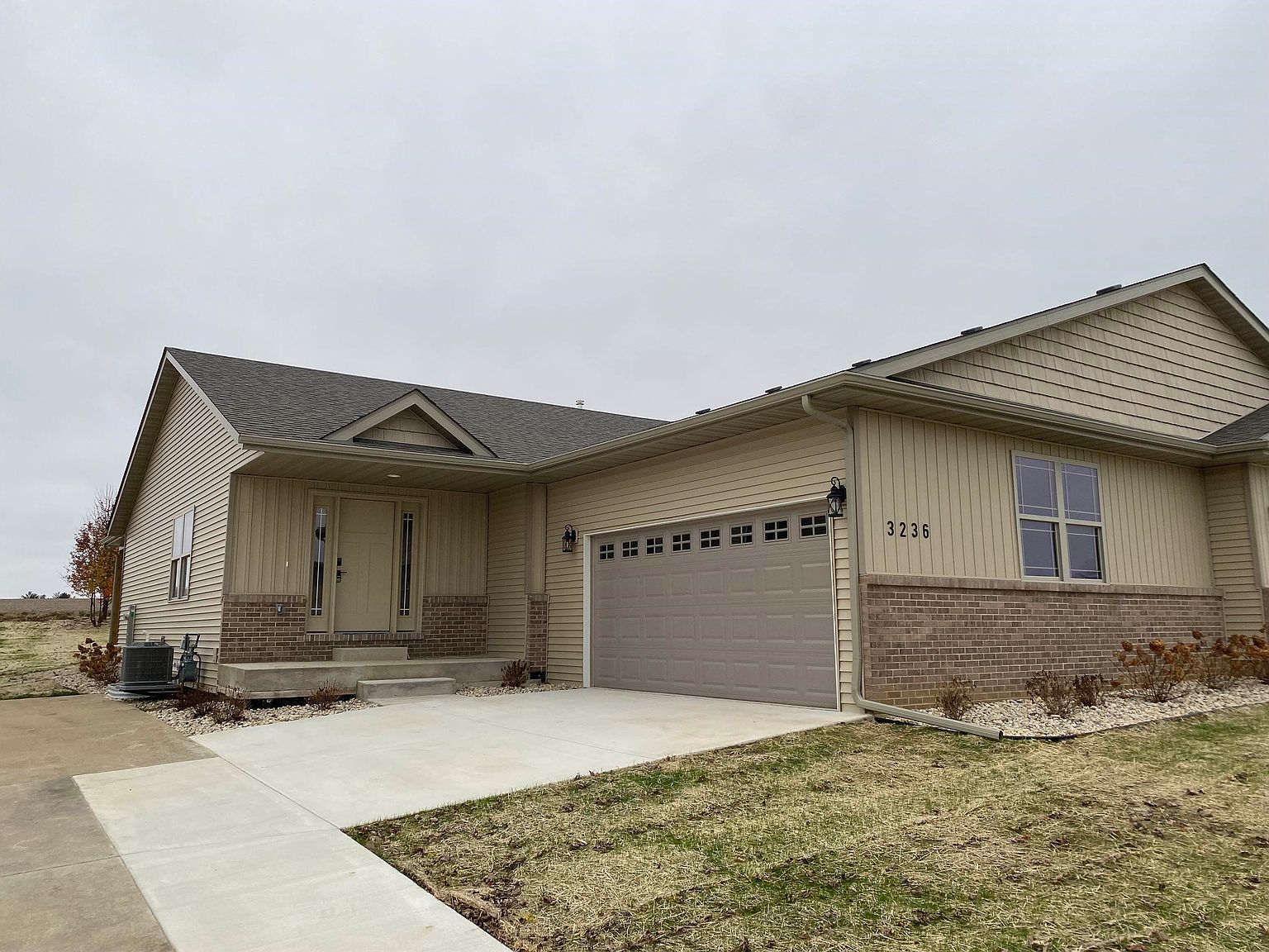 3236 W Rye Ridge Trl, Freeport, IL 61032 | MLS #202404109 | Zillow