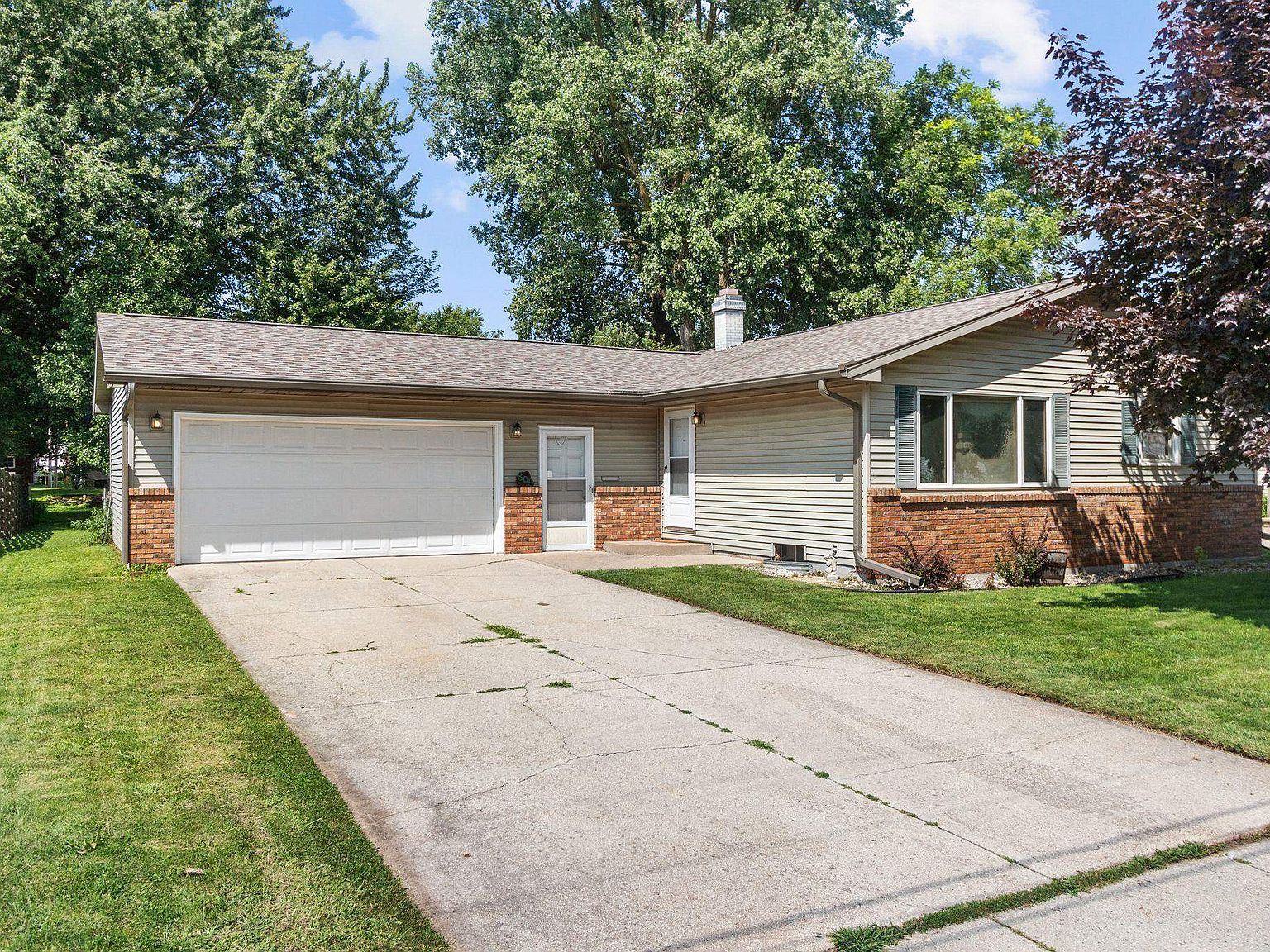 809 S Lee St, Appleton, WI 54915 | Zillow
