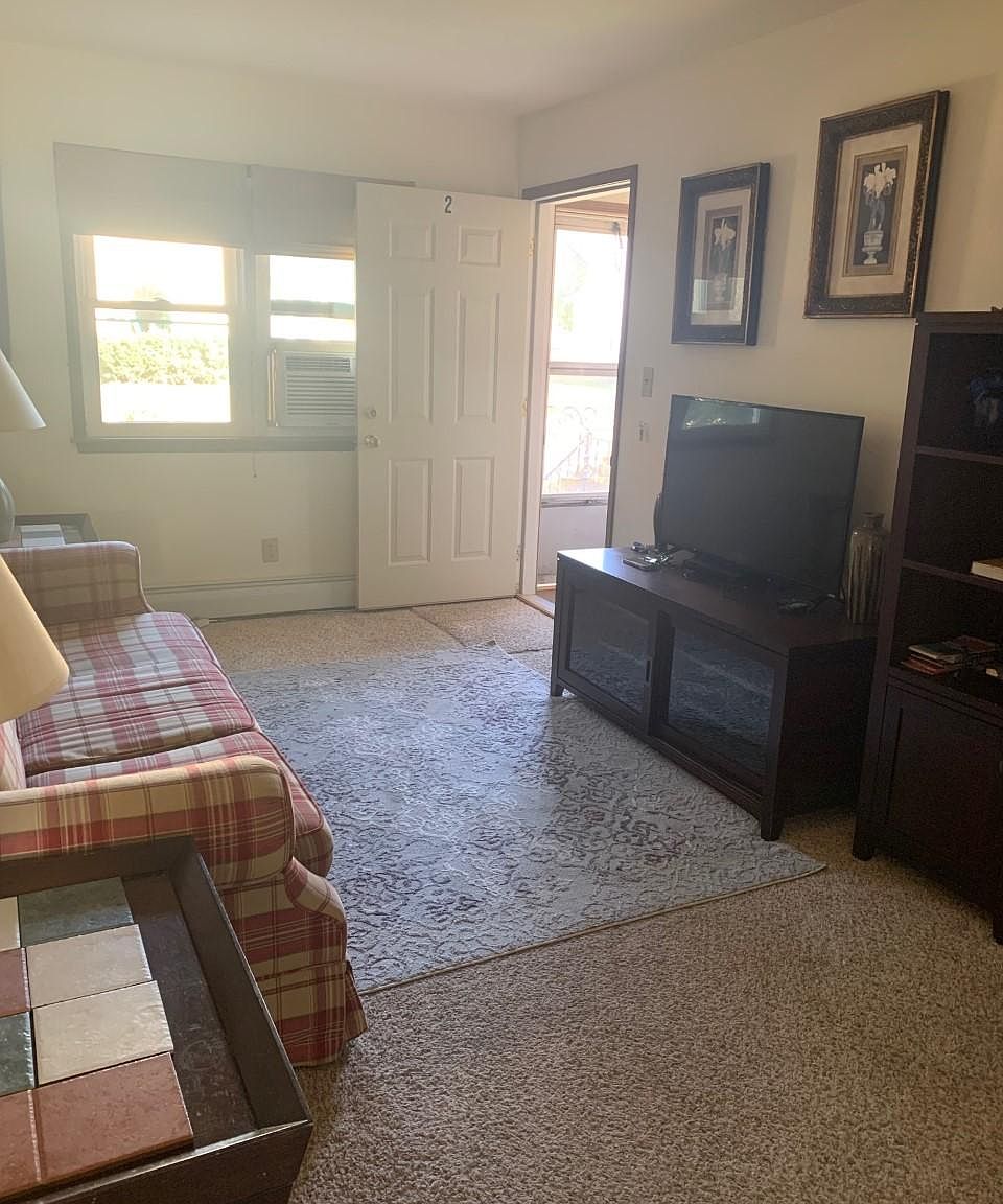 304 W Hempstead Ave #2, Fairfield, IA 52556 | Zillow