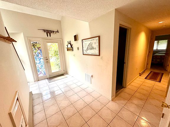 16 Hidden Cove Rd, Oak Bluffs, MA 02557 | MLS #32400230 | Zillow