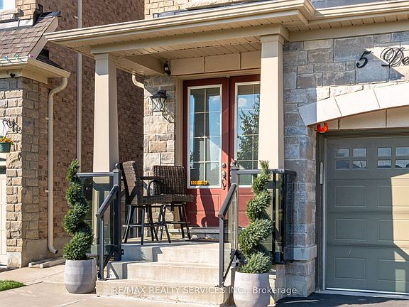 5 Desert Garden Dr, Brampton, ON L7A 4M4 | MLS #W12302406 | Zillow