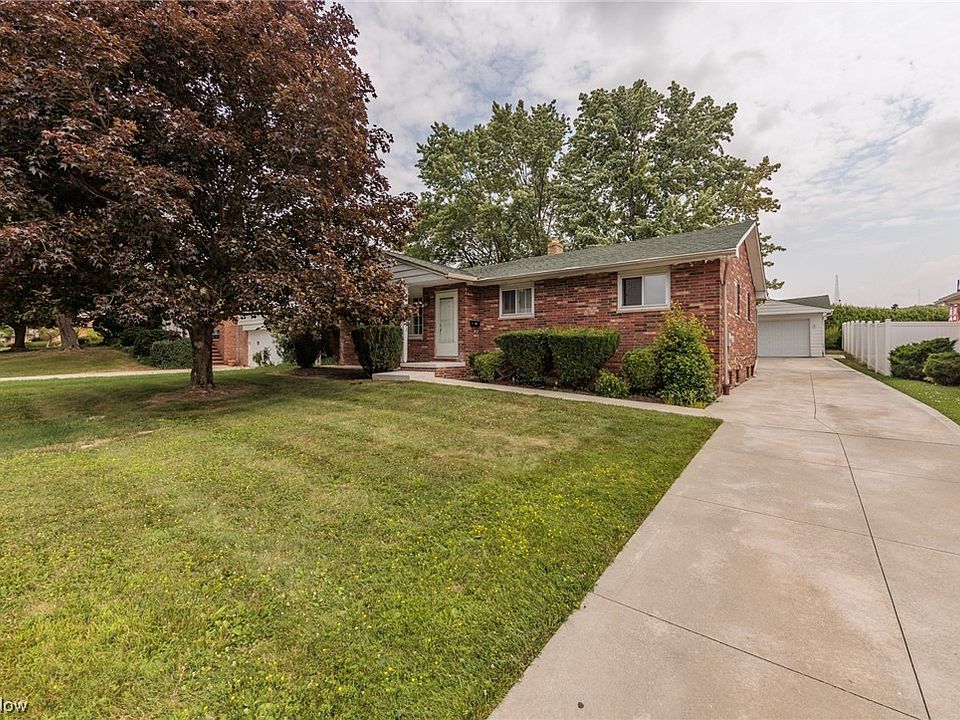 6909 Day Dr, Parma, OH 44129 | Zillow
