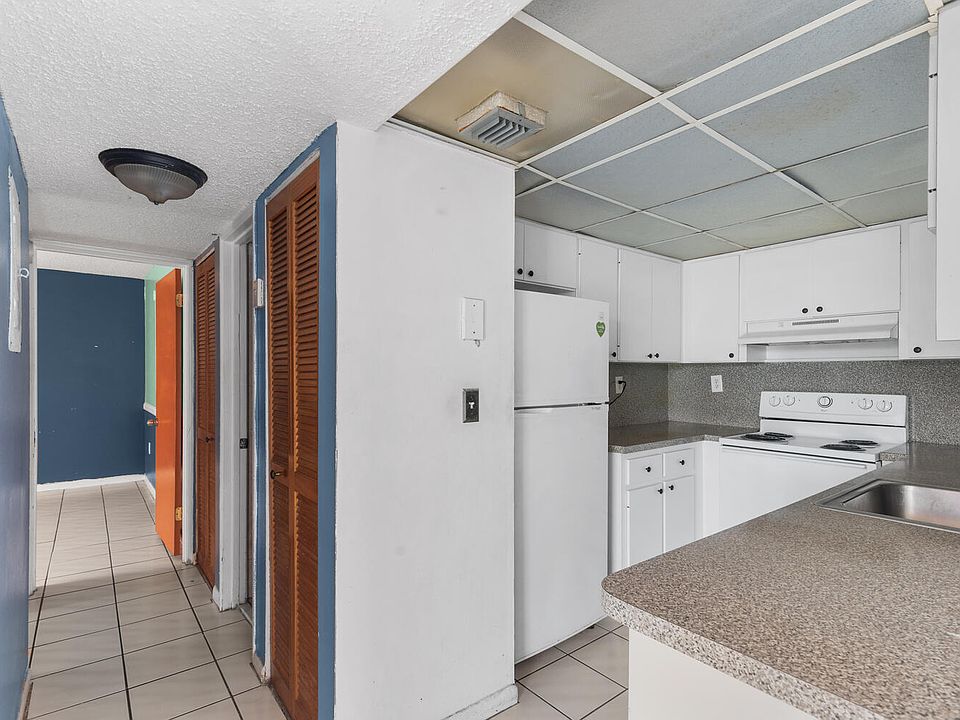 Golfview Club At Fontainebleau Park Condominiums - 9682 Fontainebleau ...