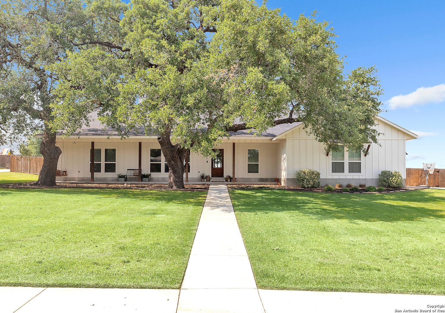 1026 S Timbercrest, Pleasanton, TX 78064 | MLS #1865834 | Zillow