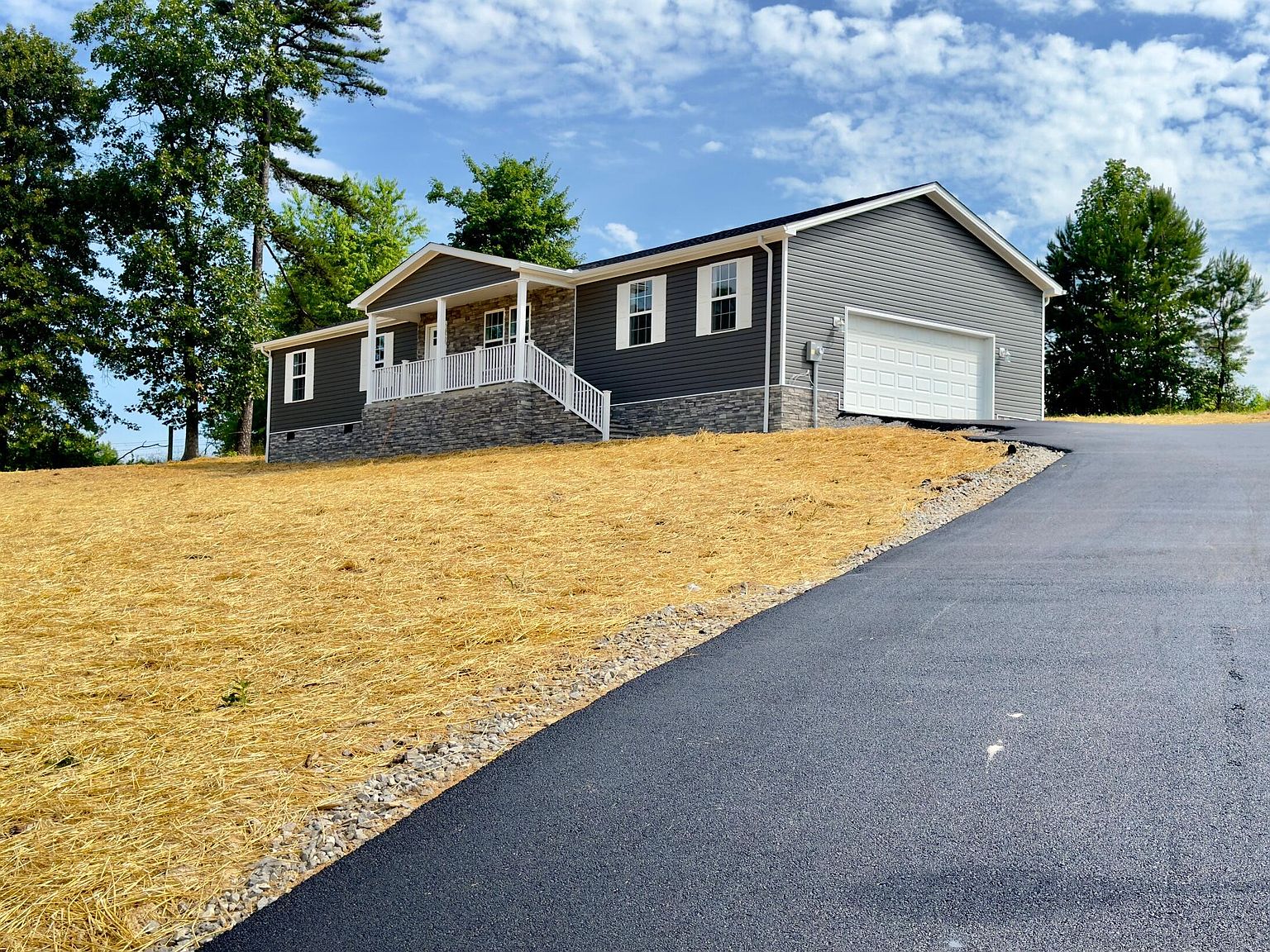 132 Bellwood Ln, Keavy, KY 40737 | MLS #24010616 | Zillow