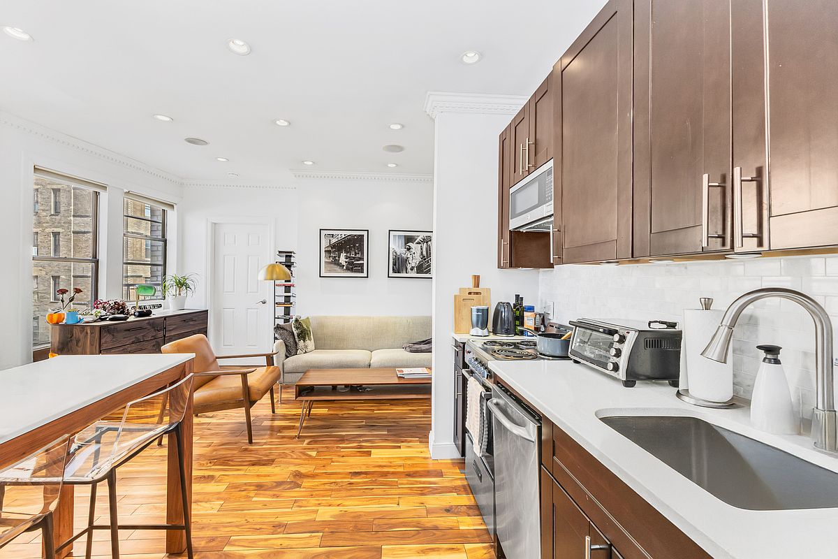 100 Christopher St UNIT 5C, New York, NY 10014 | Zillow
