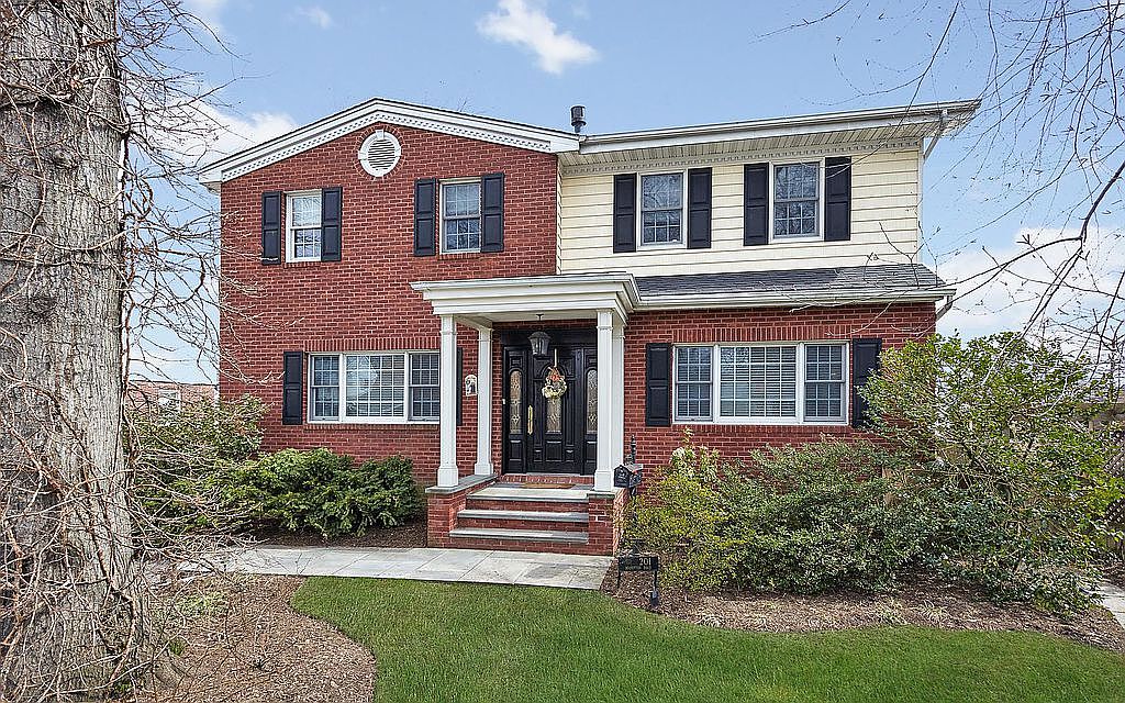 201 Brompton Rd, Garden City, NY 11530 | Zillow