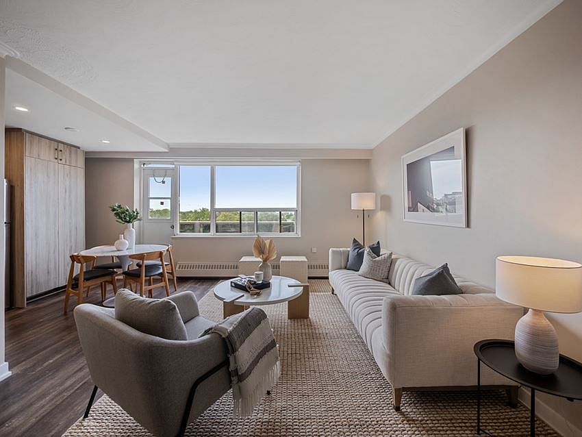 189 Cedarvale Ave Toronto ON | Zillow