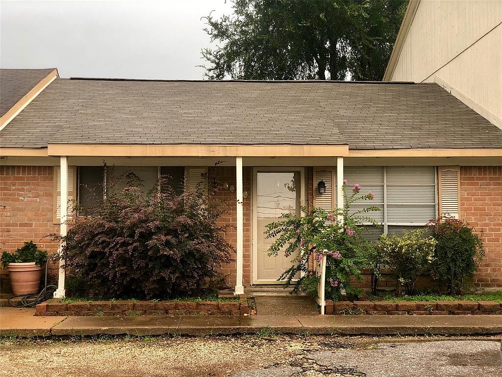 3302 Burke Rd APT 4, Pasadena, TX 77504 | Zillow