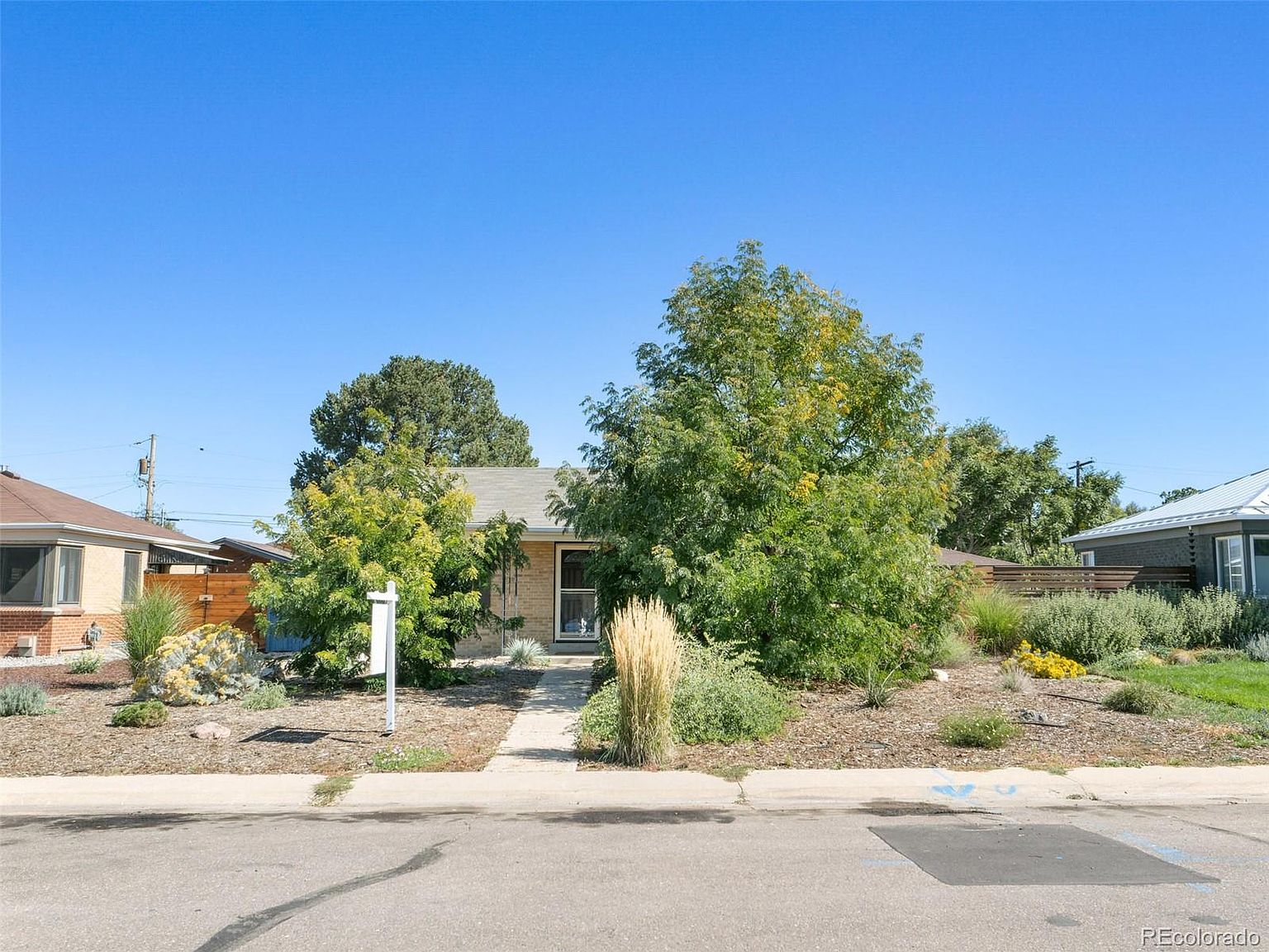 2220 Roslyn Street, Denver, CO 80207 | MLS #5960377 | Zillow