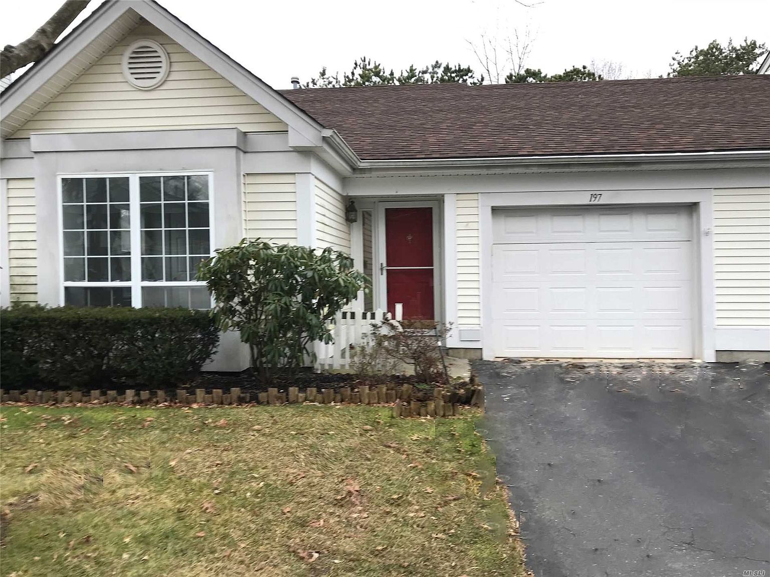 197 Glen Dr, Ridge, NY 11961 | Zillow