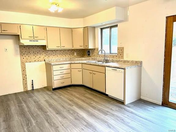 2136 Christy Dr, Arnold, MO 63010 | MLS #23064358 | Zillow