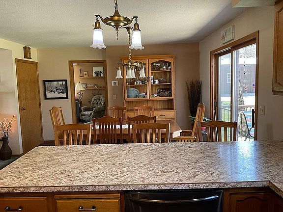 713 Oakwood Dr, Devils Lake, ND 58301 | Zillow