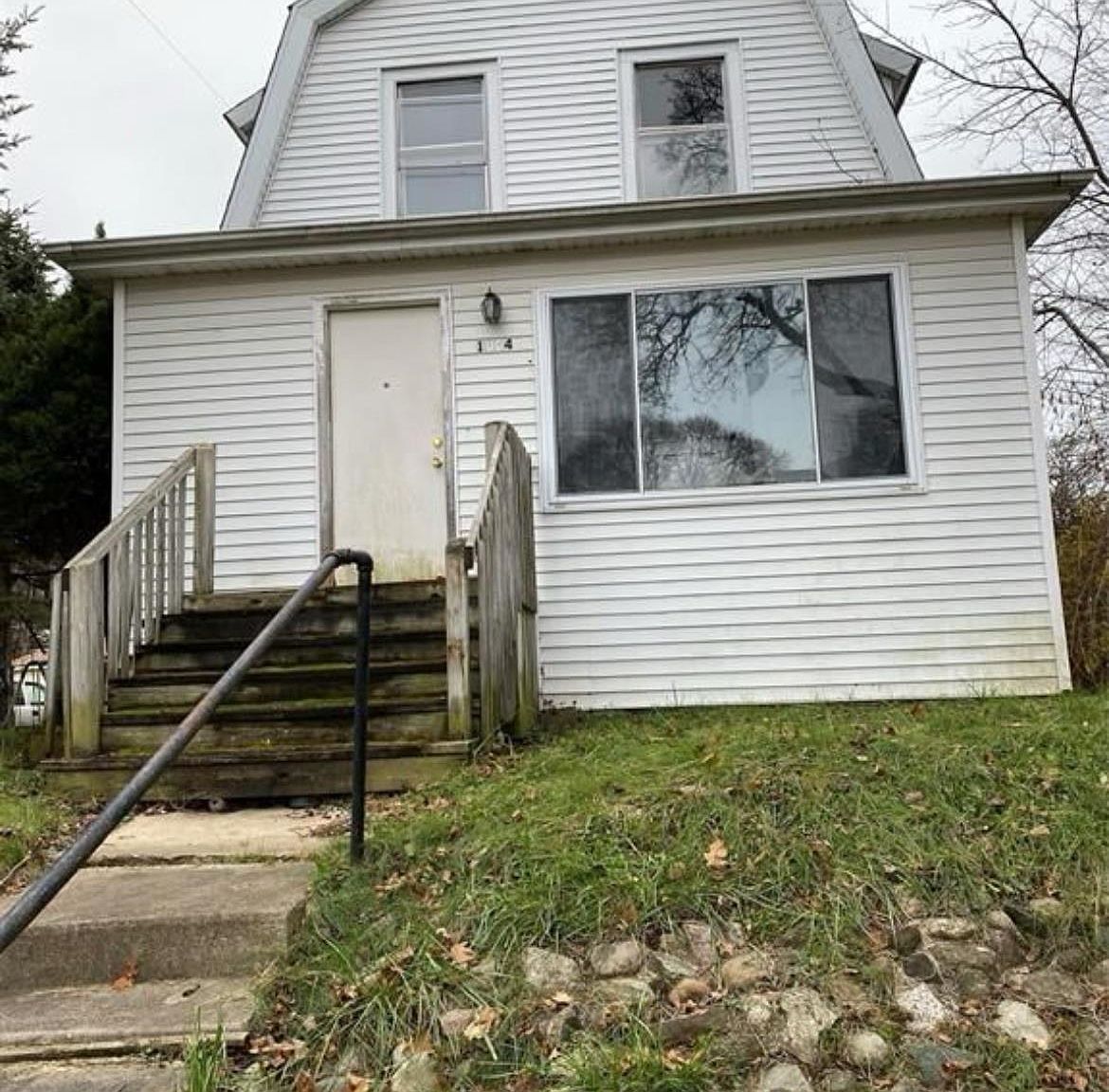 1004 Perry St, Flint, MI 48504 | Zillow