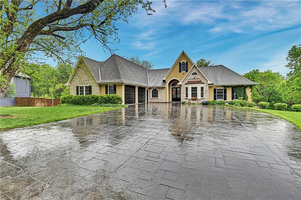 15275 Linden Ct, Bonner Springs, KS 66012 | Zillow